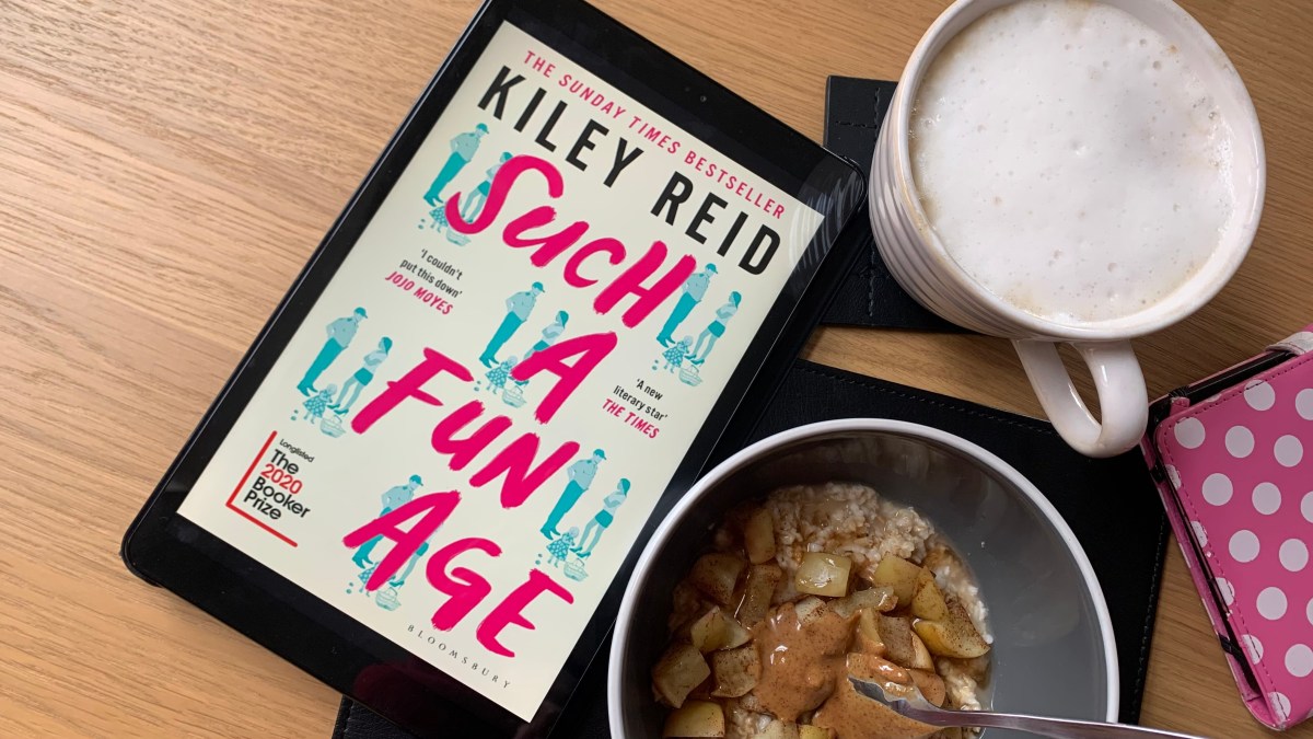 LIZZIE READS … SUCH A FUN AGE – Lizzie's Week